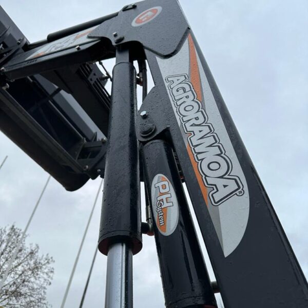 Trator Agrícola SEMI-NOVO MASSEY FERGUNSON 5711 Dyna4 – Equipado C ...